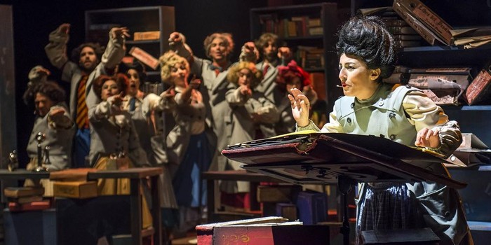 Obra de títeres: “La biblioteca de los libros desordenados” en el ...